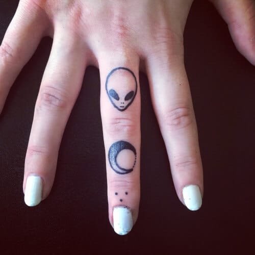 19 of the Best Alien Head Tattoos Ever - PetPress