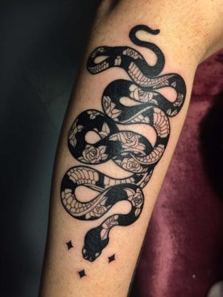 15+ Cool Feminine Snake Tattoo Ideas - PetPress