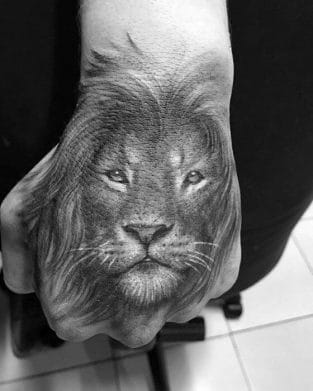 19 Amazing Lion Tattoos On Hand - PetPress