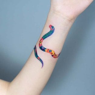 25 Traditional Snake Tattoo Designs On Wrist - PetPress