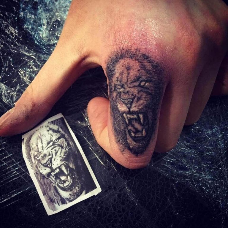 12+ Best Lion Tattoo Designs For Fingers - PetPress