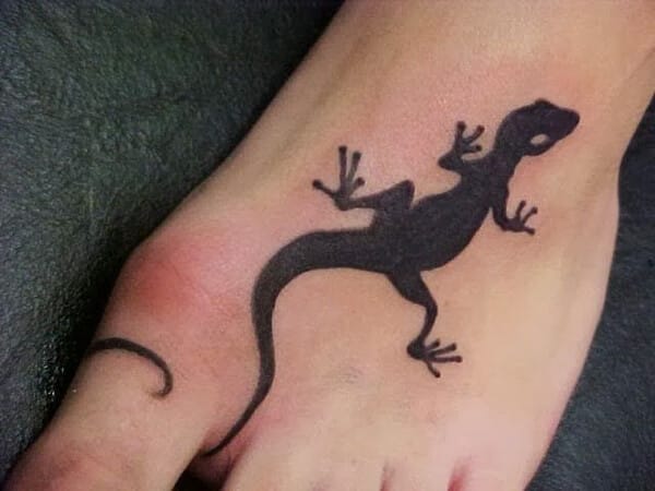 10+ Simple Lizard Tattoo Designs and Ideas - PetPress