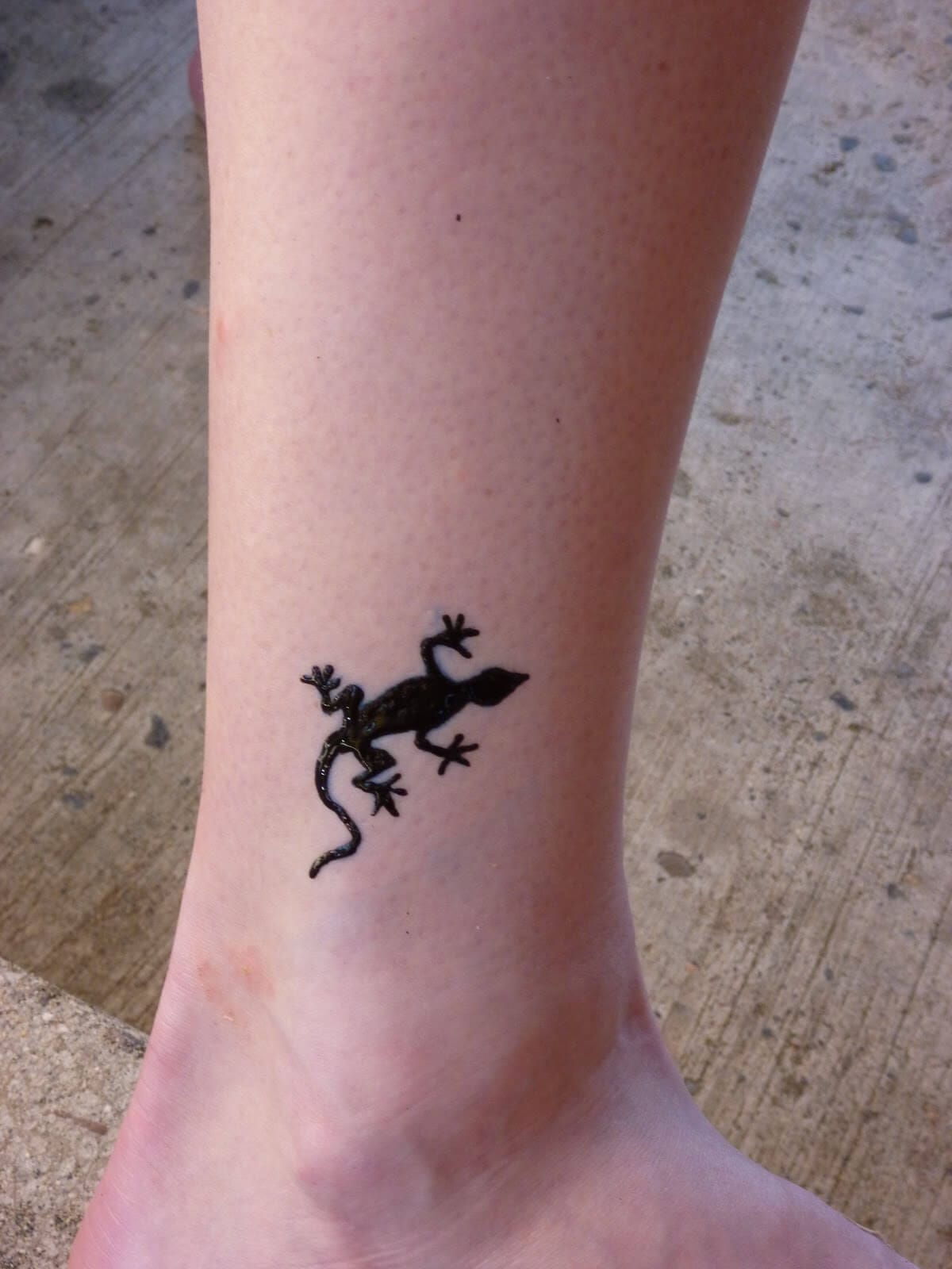10+ Simple Lizard Tattoo Designs and Ideas - PetPress
