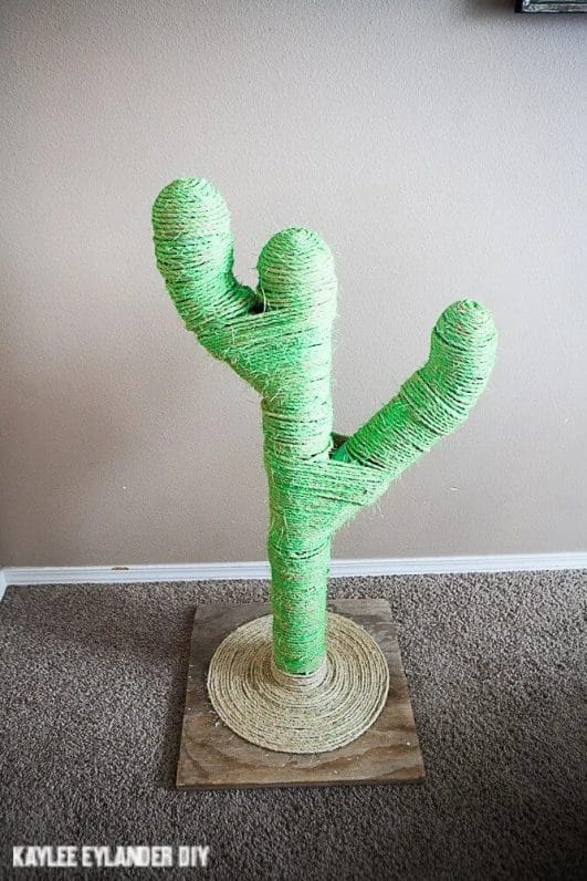 10 DIY Cat Scratching Post Ideas To Keep Your Cat Entertained