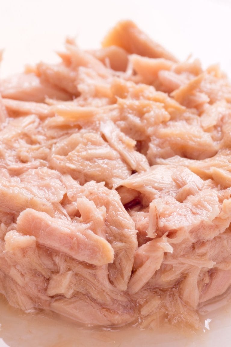 Types of Fish Food for Every Breed: What to Feed Your Fish - PetPress